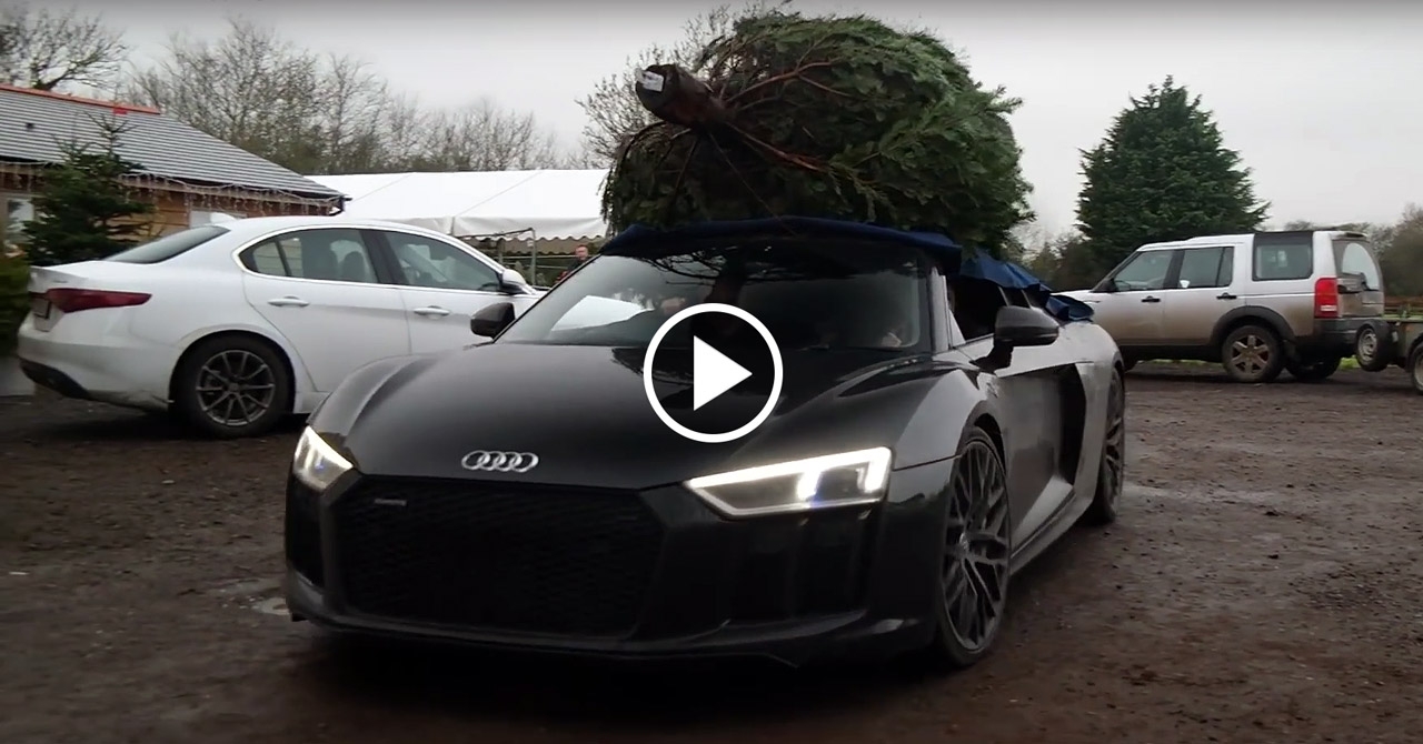 Bringing home the Christmas tree with an Audi R8 V10 Plus - Shiftndrive